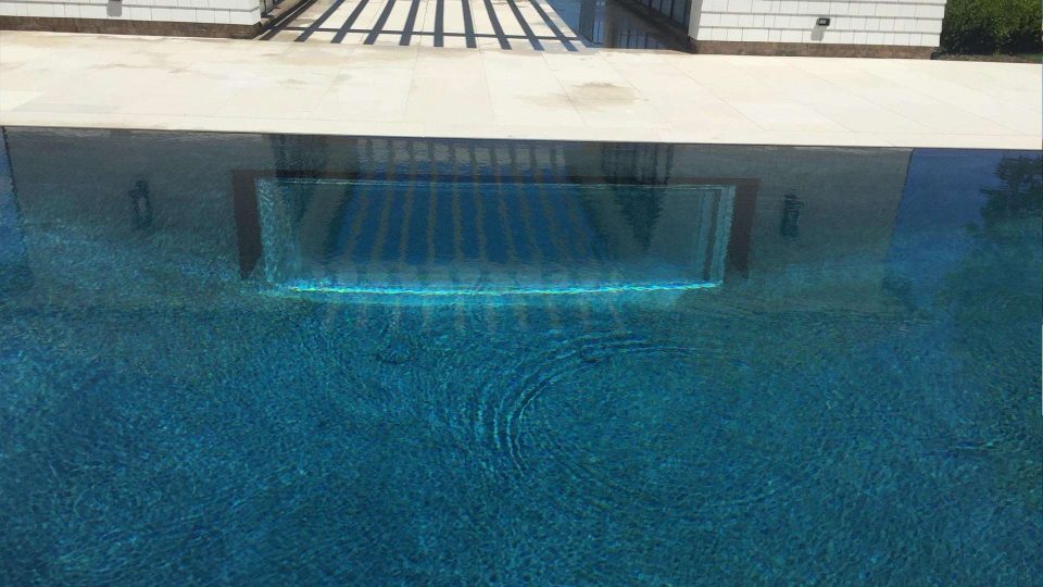 Underwater Swimming Pool Window Installation & Waterproofing | Aqualife